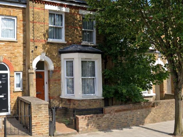 Heron Road, London SE24, 2 bed flat to rent, £2,250 pcm | PrimeLocation