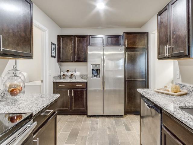 Heron Springs Townhomes and Apartments 2 Bedroom Apartment for Rent at 4100 Heron Springs Blvd, Lake Orion, MI 48359