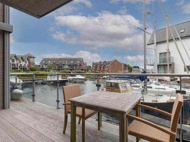 Heron Square, Island Harbour, Newport, PO30