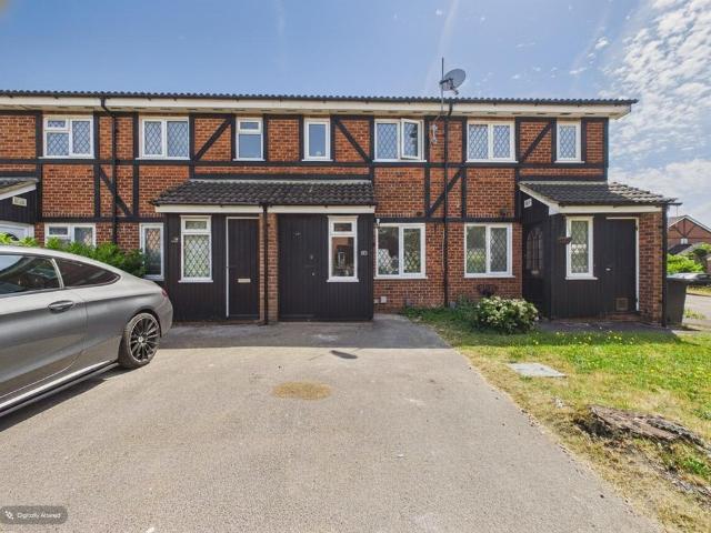 Heronfield, Englefield Green, Egham. 1 bed terraced house to rent £1,395 pcm £322 pw