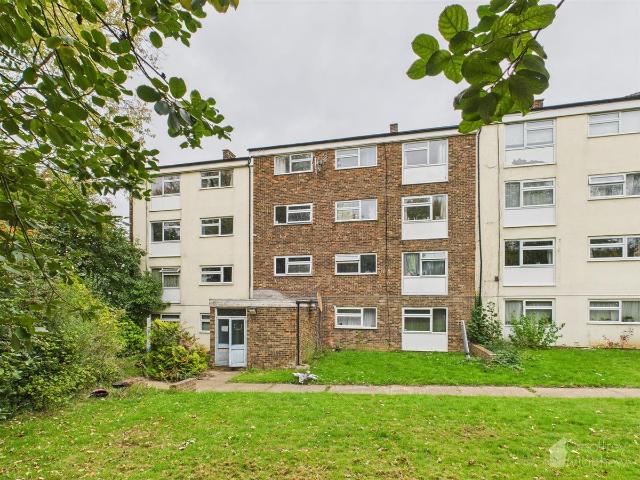 Herons Wood, Harlow CM20, 2 bed flat to rent, £1,350 pcm | PrimeLocation