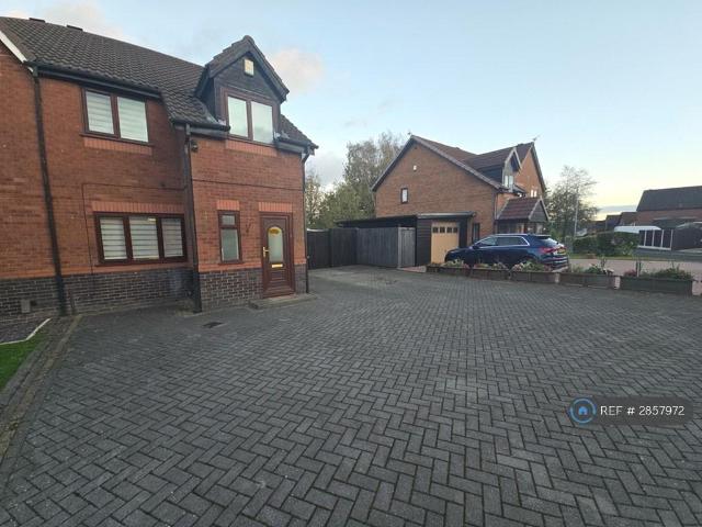 Herons Way, Bolton, BL2 3 bed semi detached house to rent £1,395 pcm £322 pw