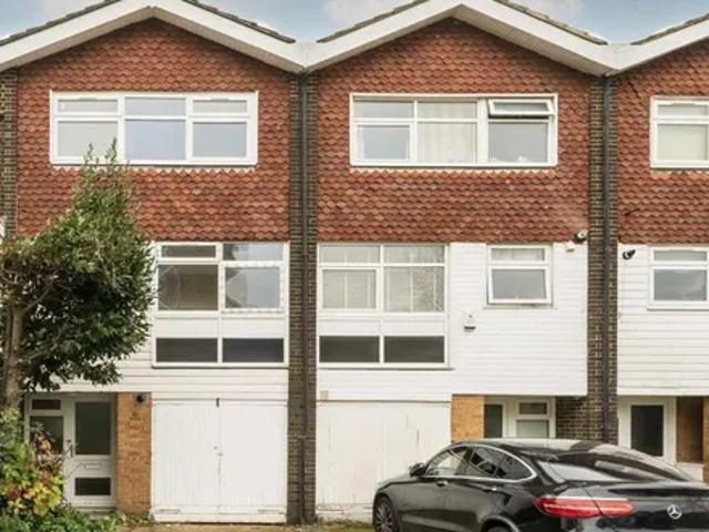 Heronsforde, London, W13 8JF, United Kingdom | 4 bed townhouse for rent #138694056 | Rentberry