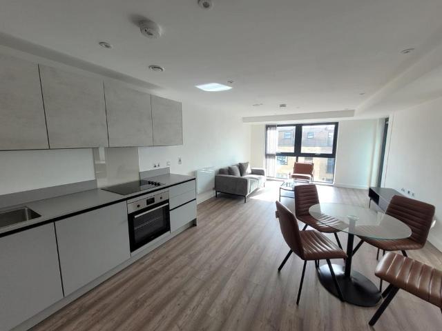 Herschel Street, Slough, SL1 1 bed apartment to rent £1,475 pcm £340 pw