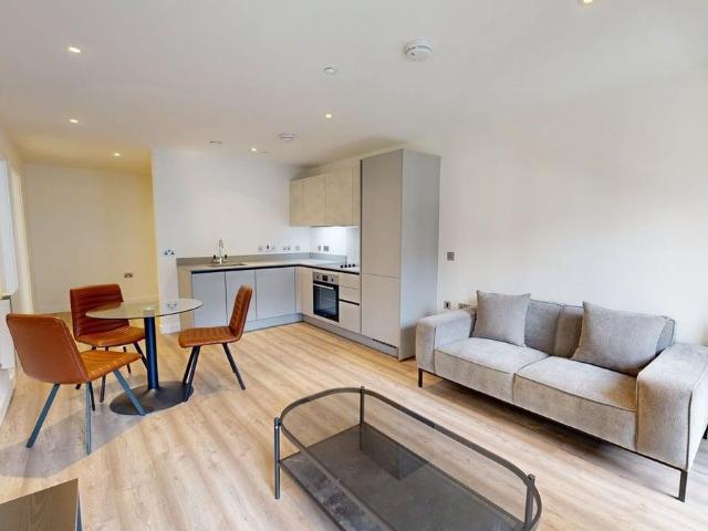 Herschel Street, Slough SL1, 1 bed flat to rent, £1,450 pcm | PrimeLocation