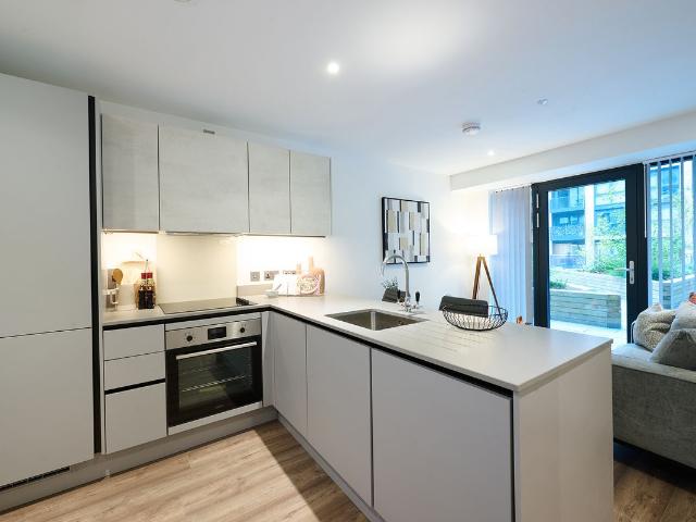 Herschel Street, Slough SL1, 1 bed flat to rent, £1,350 pcm | PrimeLocation