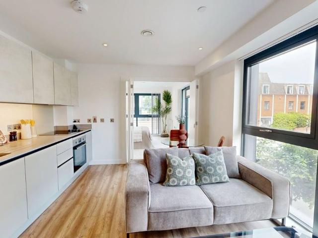 Herschel Street, Slough SL1, 1 bed flat to rent, £1,375 pcm | PrimeLocation