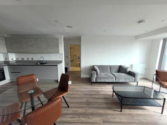 Herschel Street, Slough, SL1 2 bed apartment to rent £1,885 pcm £435 pw
