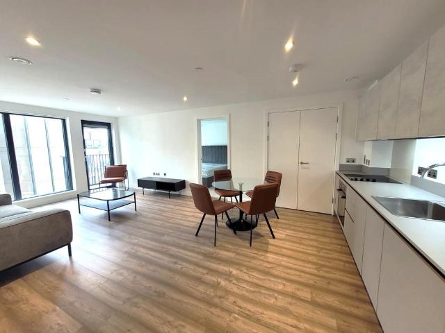Herschel Street, Slough, SL1 2 bed apartment to rent £1,885 pcm £435 pw