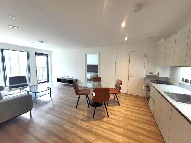 Herschel Street, Slough, SL1 2 bed apartment to rent £1,885 pcm £435 pw