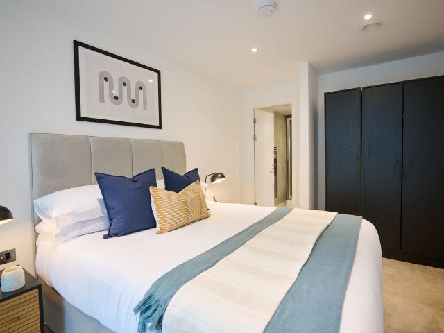 Herschel Street, Slough SL1, 2 bed flat to rent, £1,800 pcm | PrimeLocation