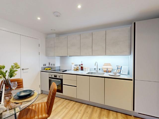 Herschel Street, Slough SL1, 2 bed flat to rent, £1,865 pcm | PrimeLocation