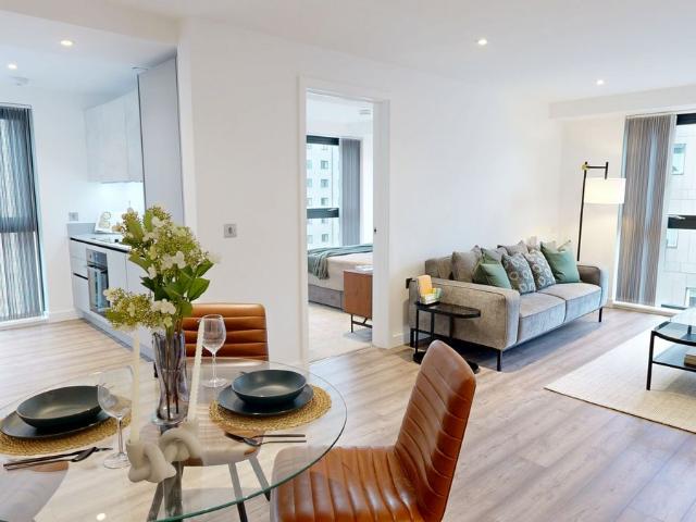 Herschel Street, Slough SL1, 2 bed flat to rent, £1,865 pcm | PrimeLocation