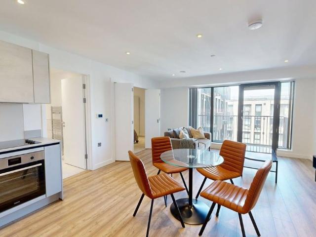 Herschel Street, Slough SL1, Studio to rent, £1,400 pcm | PrimeLocation