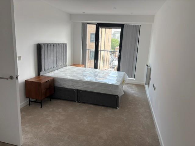 Herschel Street, SLOUGH 2 bed flat to rent £1,885 pcm £435 pw