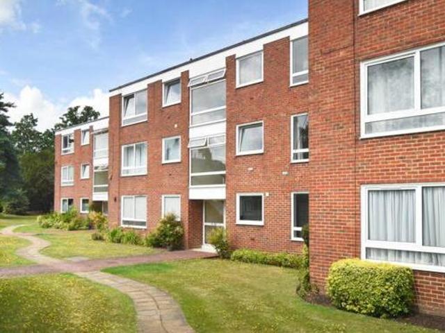 Hersham Road, Walton on thames, 2 Bedroom Apartment