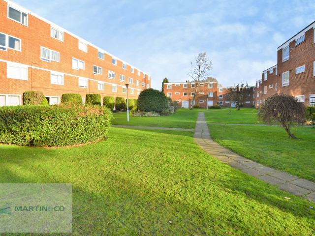 Hersham Road, Walton On Thames KT12, 2 bed flat to rent, £1,600 pcm | PrimeLocation