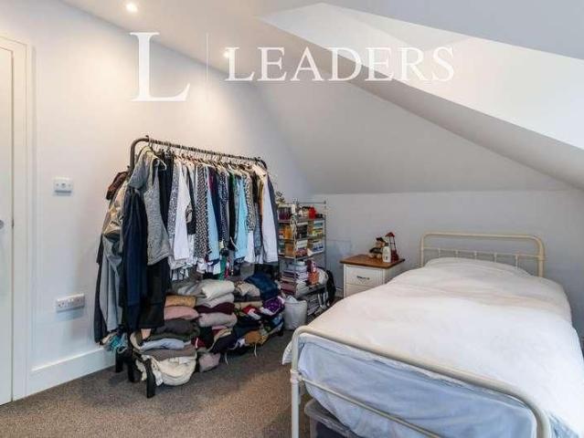 Hersham Road, Walton on thames, Surrey, KT12