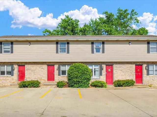 Hershey Clearwater Townhomes 2 Bedroom Apartment for Rent at 1403 N Hershey Rd, Bloomington, IL 61704 Lakewood Hillcrest