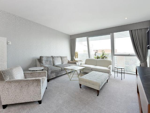 Hester Road, Battersea, London, SW11 1 bed flat to rent £3,000 pcm £692 pw