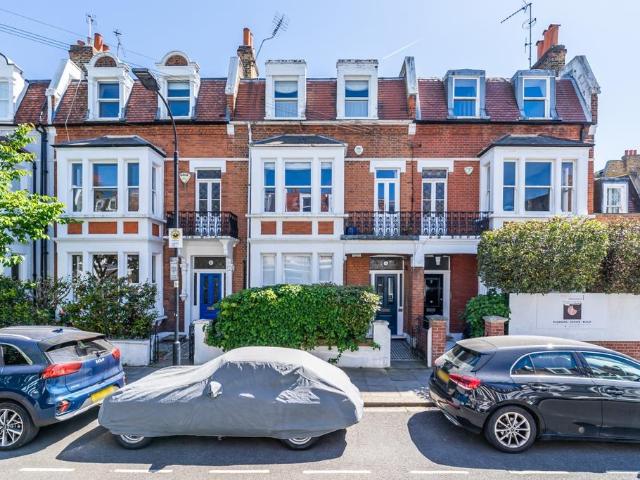 Hestercombe Avenue London SW6 2 bed flat to rent £3,500 pcm £808 pw