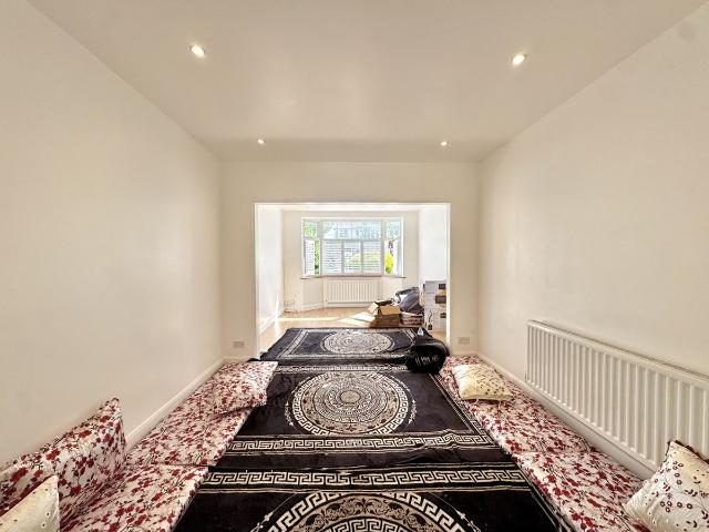 Heston Avenue, Hounslow TW5, 4 bed semi detached house to rent, £2,900 pcm | PrimeLocation