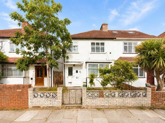 Heston Road, Heston TW5 1 bed maisonette to rent £1,450 pcm £335 pw