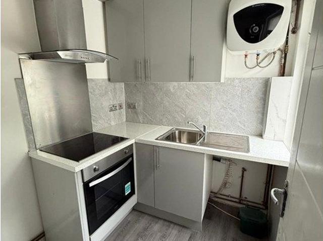 Heston Road, Hounslow TW5, 2 bed flat to rent, £1,600 pcm | PrimeLocation