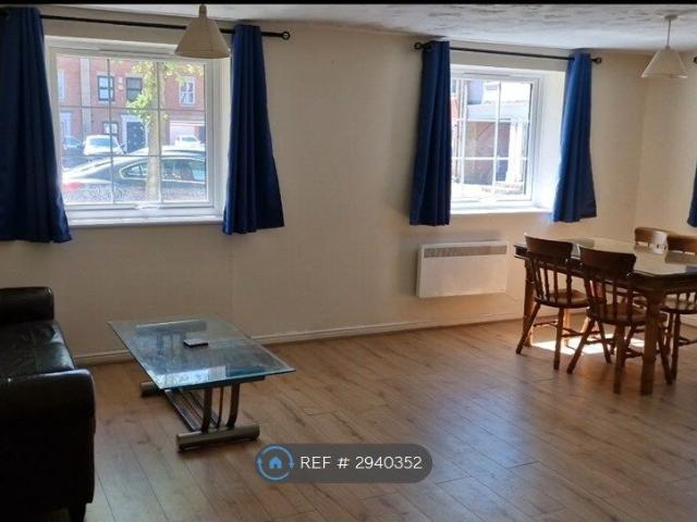 Hesper Road, Colchester CO2, 2 bed flat to rent, £1,200 pcm | PrimeLocation
