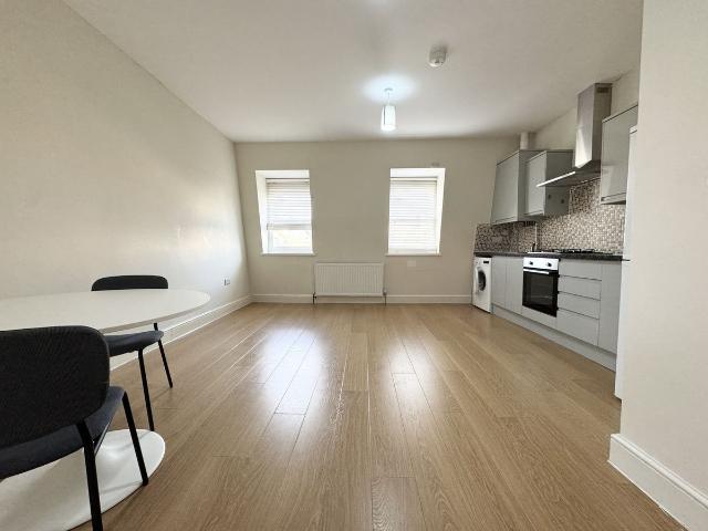 Hessel Street E1, 1 bed flat to rent, £1,850 pcm | PrimeLocation