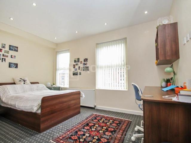 Hessle Mount, Leeds LS6 6 bed house to rent £3,510 pcm £810 pw