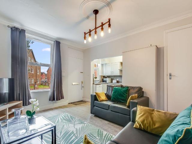 Hessle Street, Leeds LS6, 4 bed shared accommodation to rent, £520 pppm | PrimeLocation
