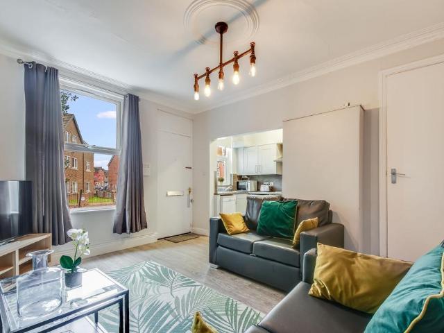 HESSLE STREET, Leeds 4 bed house to rent £2,080 pcm £480 pw
