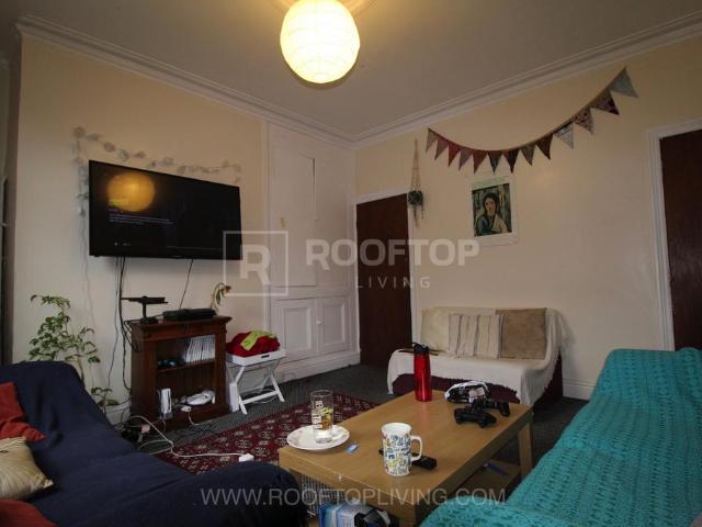 Hessle Place, Leeds LS6 6 bed house to rent £3,380 pcm £780 pw