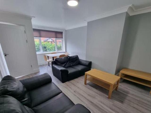 Hessle Road, Hyde Park, 3 Bedroom Terraced