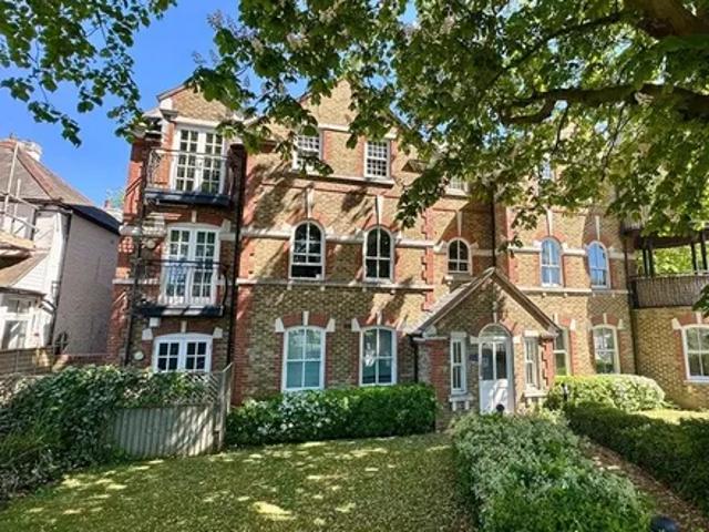 Hetton House, 58 Station Road, Loughton, IG10 4NZ, United Kingdom | 2 bed house for rent #114906001 | Rentberry