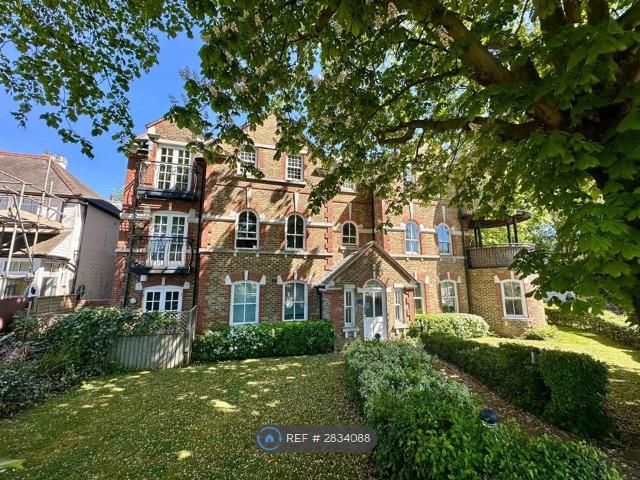 Hetton House, Loughton IG10, 2 bed flat to rent, £1,750 pcm | PrimeLocation