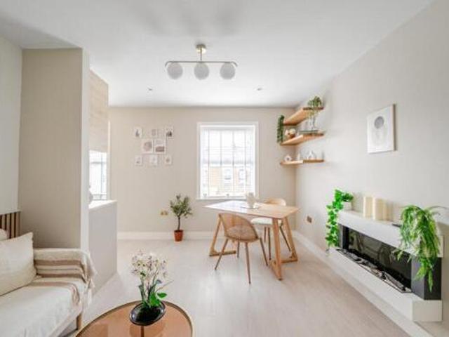 Hetley Road, London, 1 Bedroom Flat