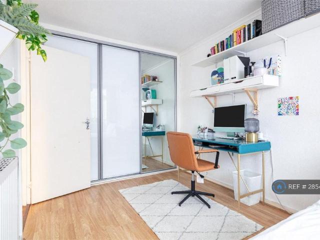 Hevelius Close, London, SE10 4 bed terraced house to rent £3,350 pcm £773 pw