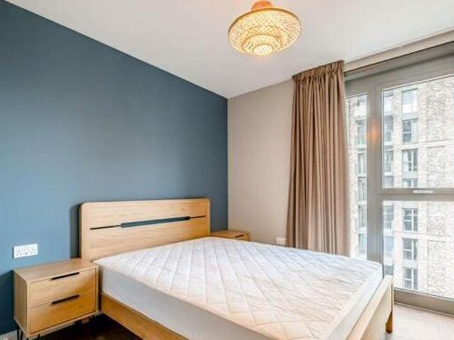 Heward, Canada Gardens, 3 Bedroom Apartment