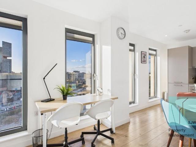 Hewett Street, London EC2A Studio to rent £2,500 pcm £577 pw