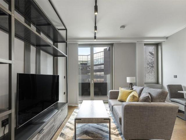 Hewett Street, London EC2A Studio to rent £2,500 pcm £577 pw