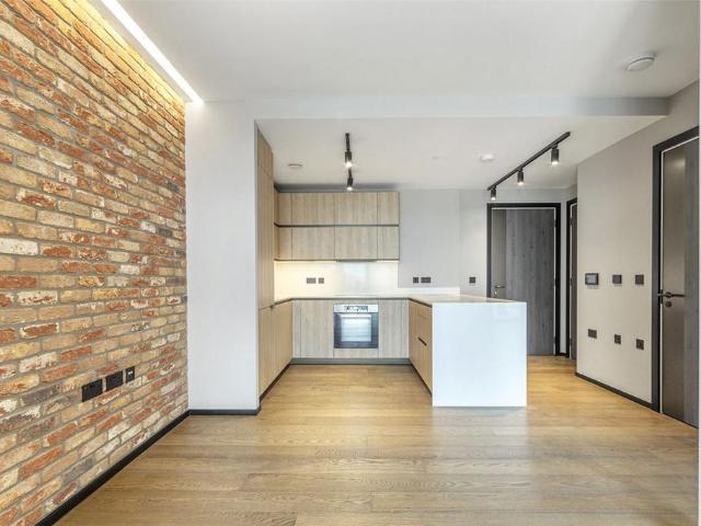 Hewett Street, London EC2A 1 bed flat to rent £3,000 pcm £692 pw