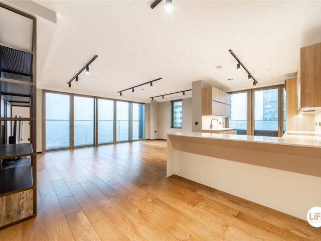 Hewett Street, London EC2A 3 bed flat to rent £6,800 pcm £1,569 pw