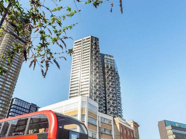 Hewett Street, Shoreditch EC2A, 1 bed flat to rent, £3,200 pcm | PrimeLocation