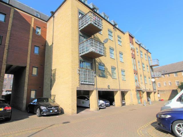Hewetts Quay, Barking IG11, 2 bed flat to rent, £1,600 pcm | PrimeLocation