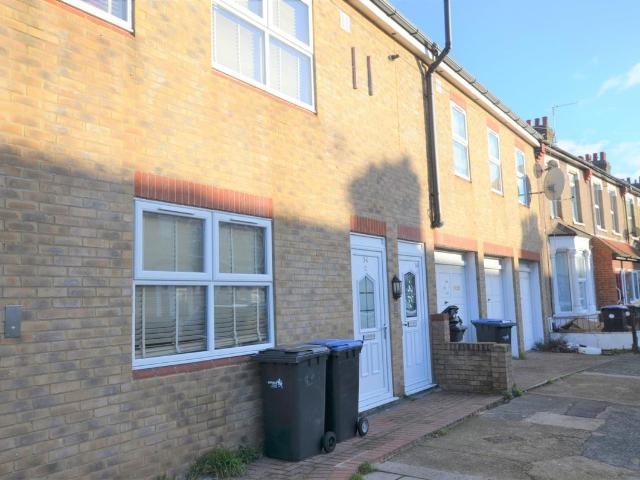 Hewish Road, Edmonton N18, 1 bed flat to rent, £1,550 pcm | PrimeLocation