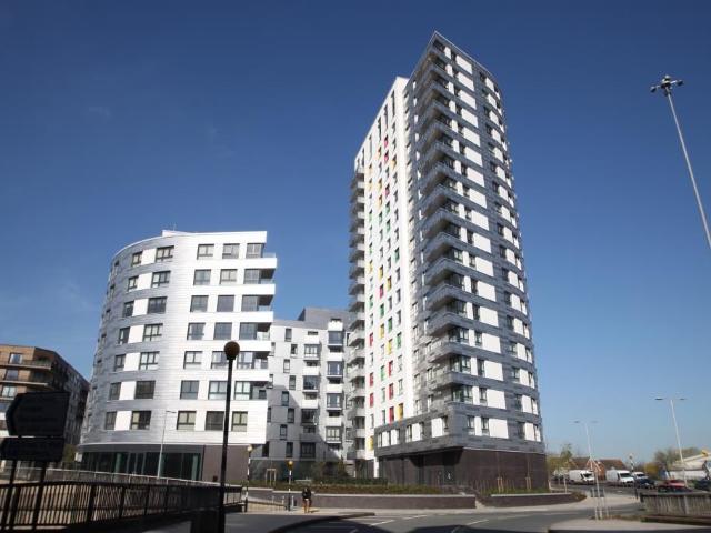 Hewitt, 40 Alfred Street, Reading, Berkshire RG1, 1 bed flat to rent, £1,350 pcm | PrimeLocation