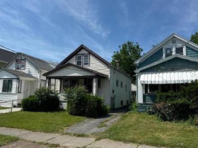Hewitt Ave