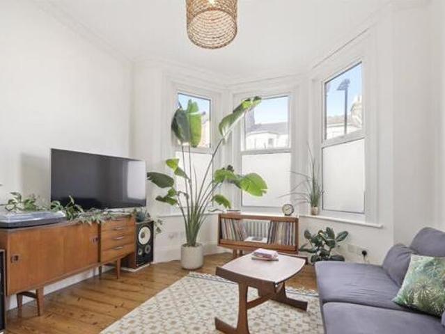 Hewitt Road, London, 2 Bedroom Apartment